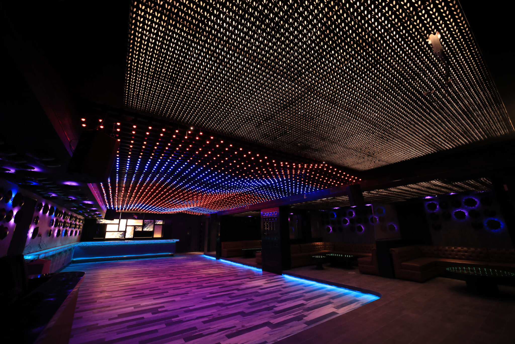 The Bon Bon Lounge Gallery – Seven Eleven Club & Hotels